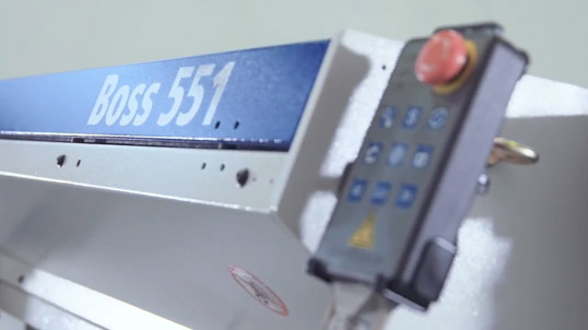 Boss 551 - Robust bar feeder for sliding and fixed headstock (CL / EN)